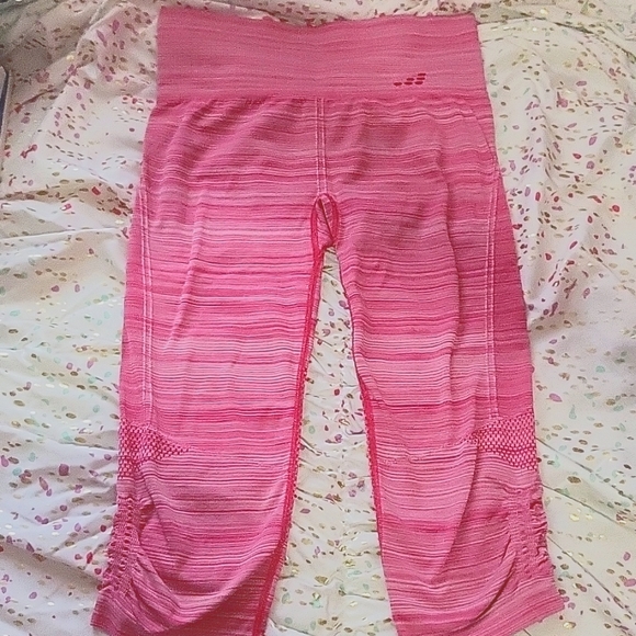 bcg | Pants & Jumpsuits | Bcg Active Pink Capri Leggings | Poshmark